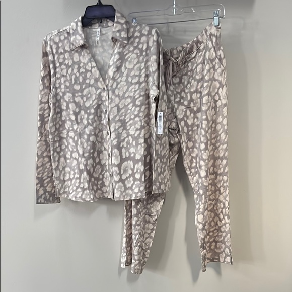 Soma | Intimates & Sleepwear | Soma Embraceable Leopard Pajama Set ...